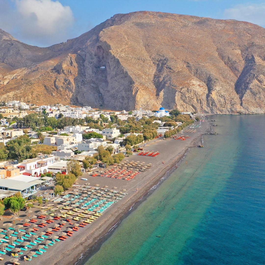 Perissa beach
